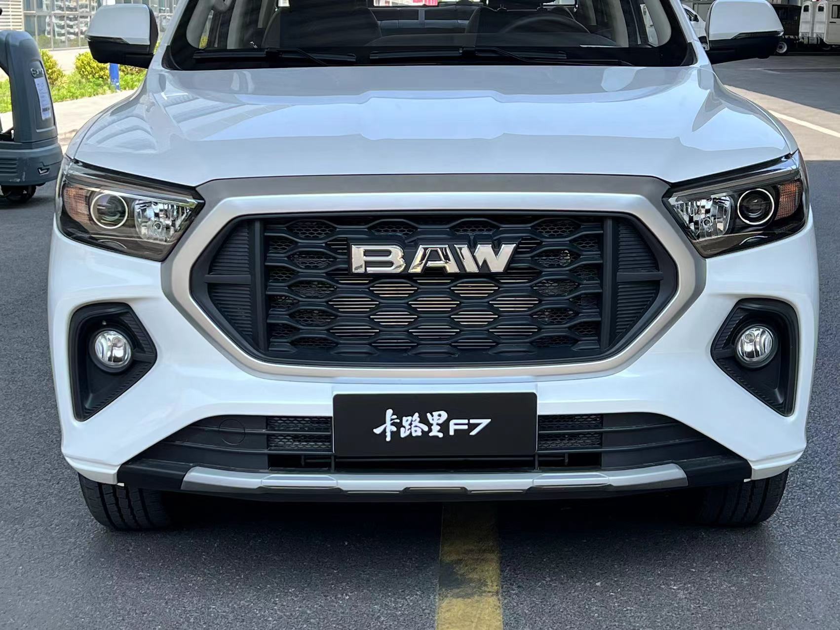 新添东安8AT变速箱！北汽制造卡路里自动挡新车实拍_易车