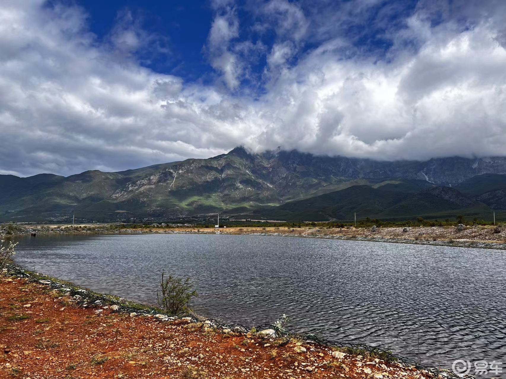 在丽江“艳遇”全新红旗HS5 去雪山Ta行吗？_易车