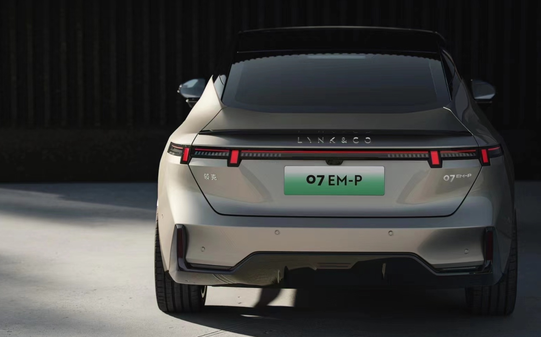 领克07正式版官图发布，车侧首次展示，悬架高度仅两指？_易车