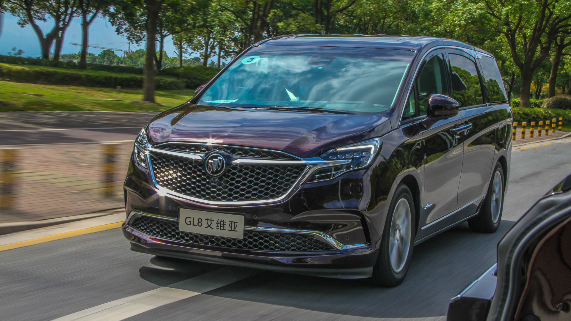 谁能挑战它的地位？试驾2022款别克GL8_易车