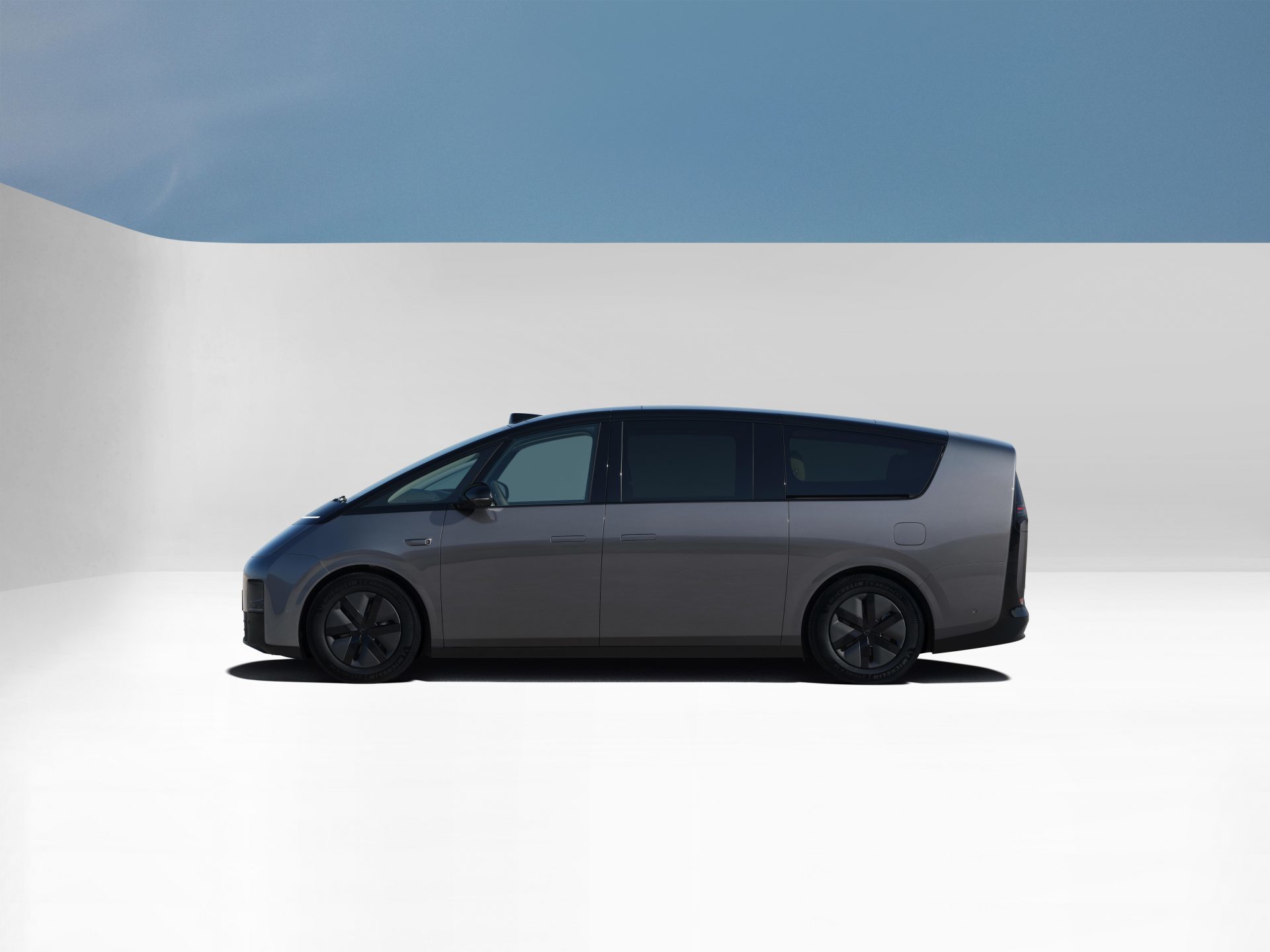 理想汽车的旗舰级纯电动MPV——理想MEGA于3月1日正式上市_易车