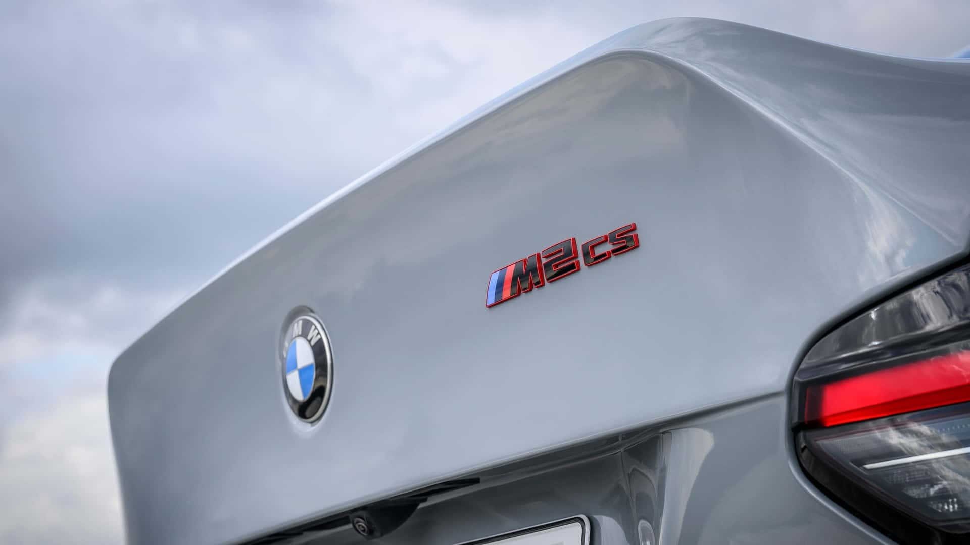 与M3四驱雷霆版看齐！减轻45kg的全新M2CS确定引入_易车