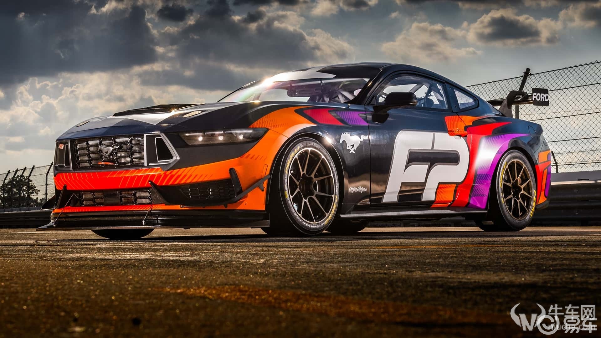 老板新玩具福特GT4赛车 空力套件配5.0L V8发动机_易车