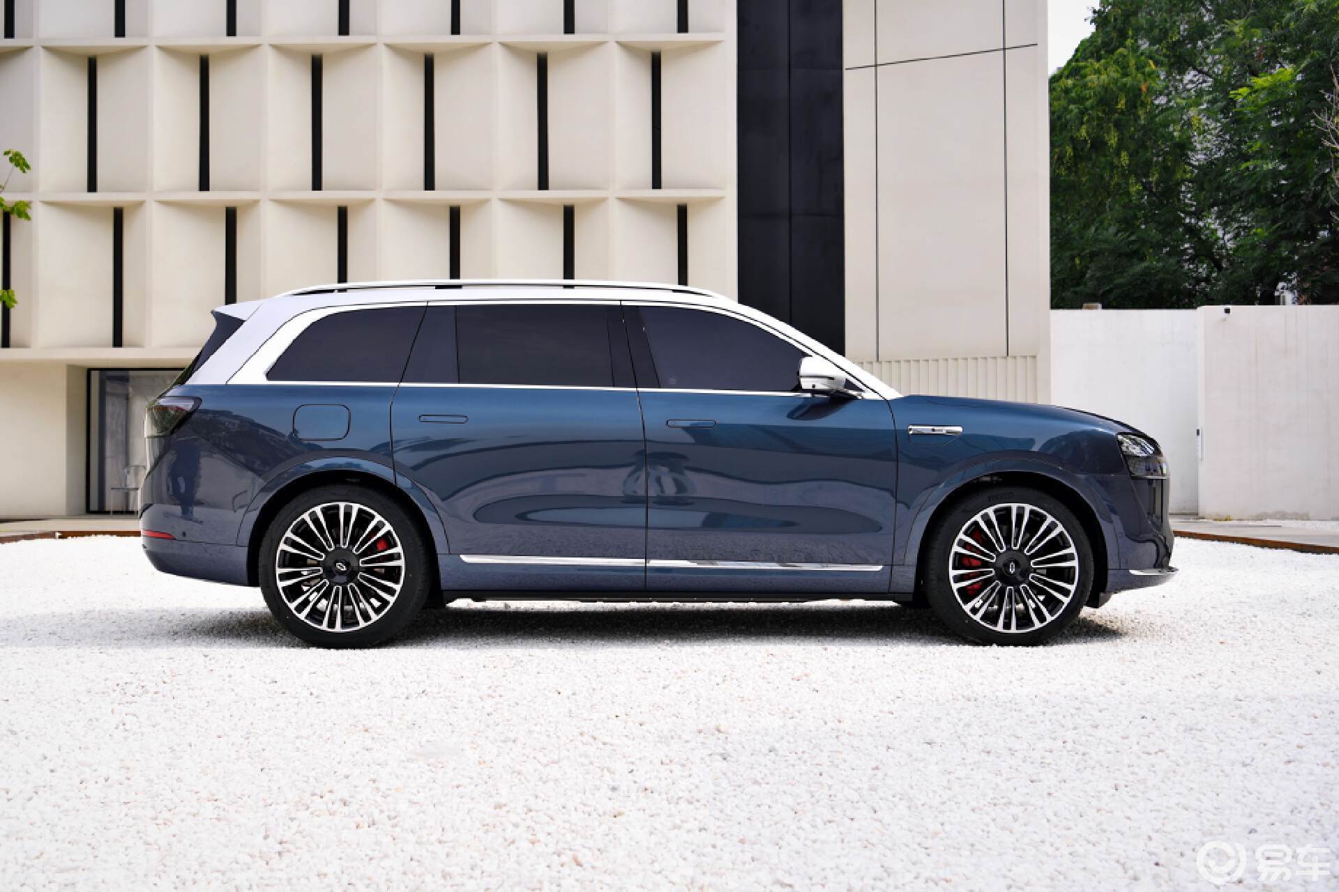 理想L9对比问界M9：国产新能源“顶尖高手”，哪款更合适_易车