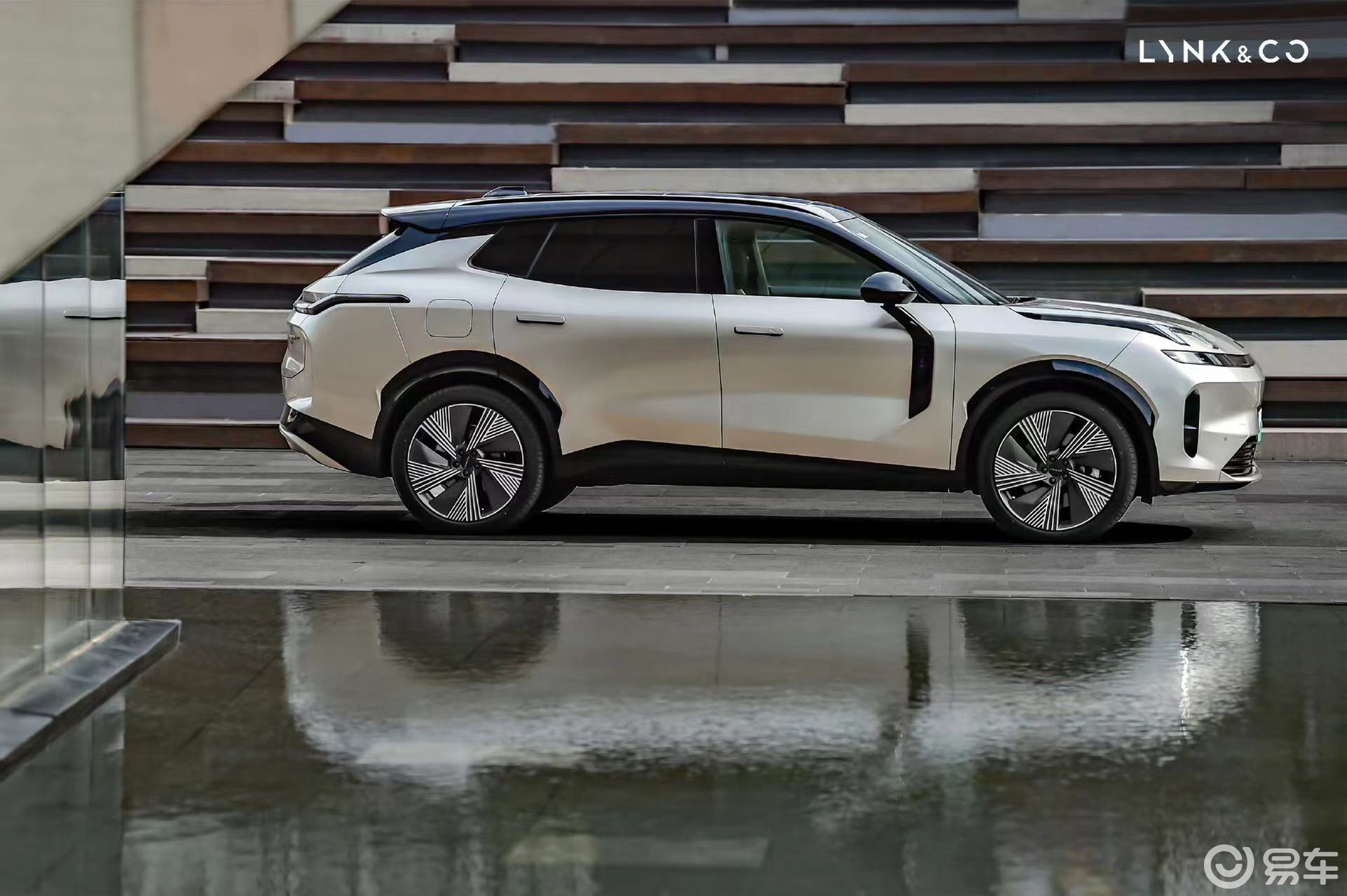 领克08 正式公布新车预售价动力搭载插电式混合动力系统_易车