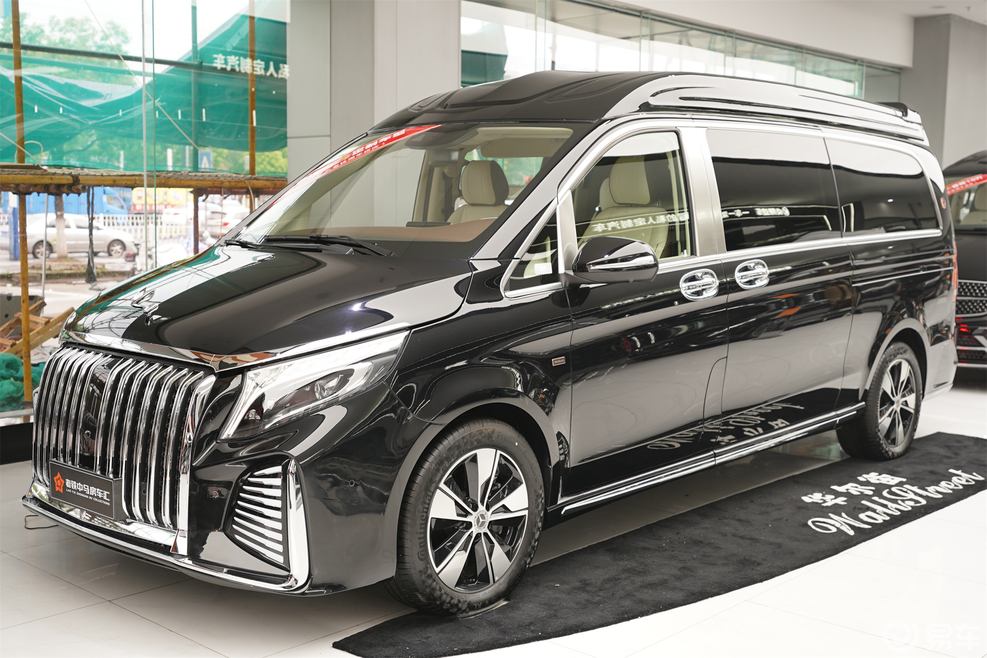 7座大商务能睡能躺娱乐自由，全新奔驰V260L豪华版实拍_易车