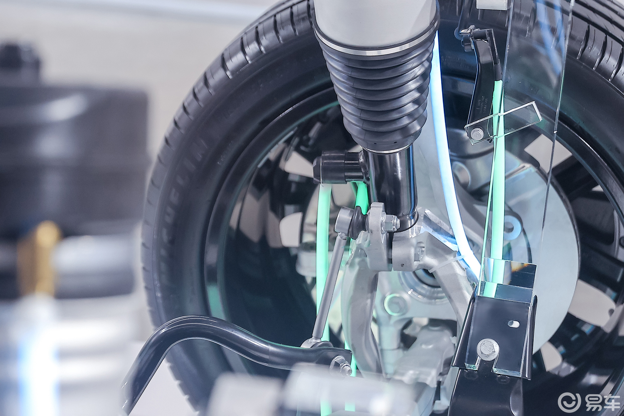 理想L8理想的魔毯空气悬架其实没那么玄乎_易车