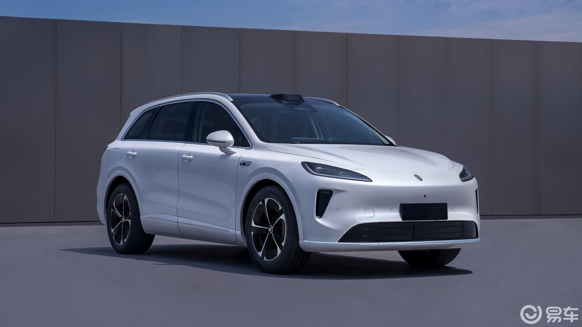 上汽华为合作首款车尚界H5完成申报！提供增程纯电两种动力_易车