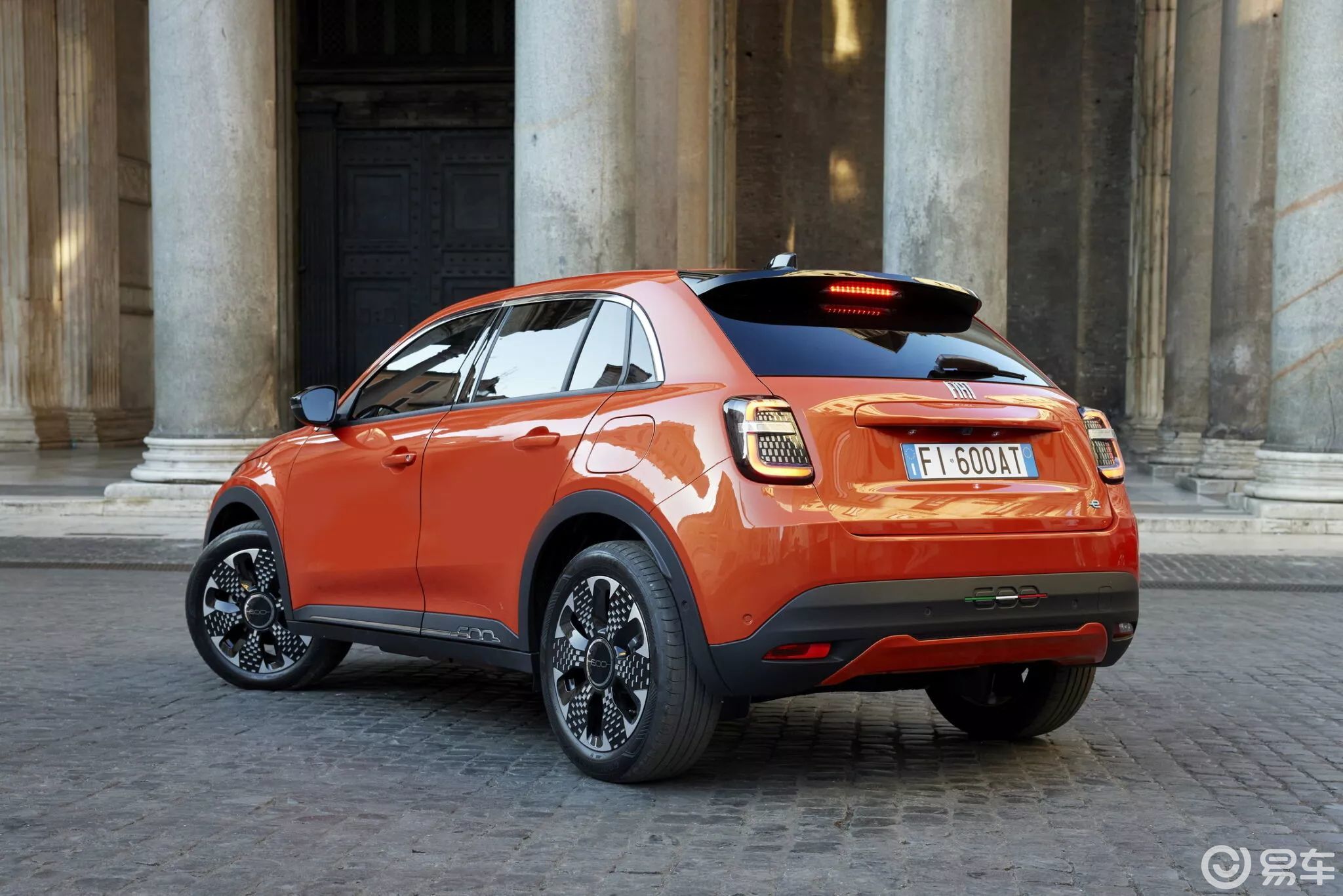 造型精致时尚/续航400km 菲亚特600e官图公布_易车