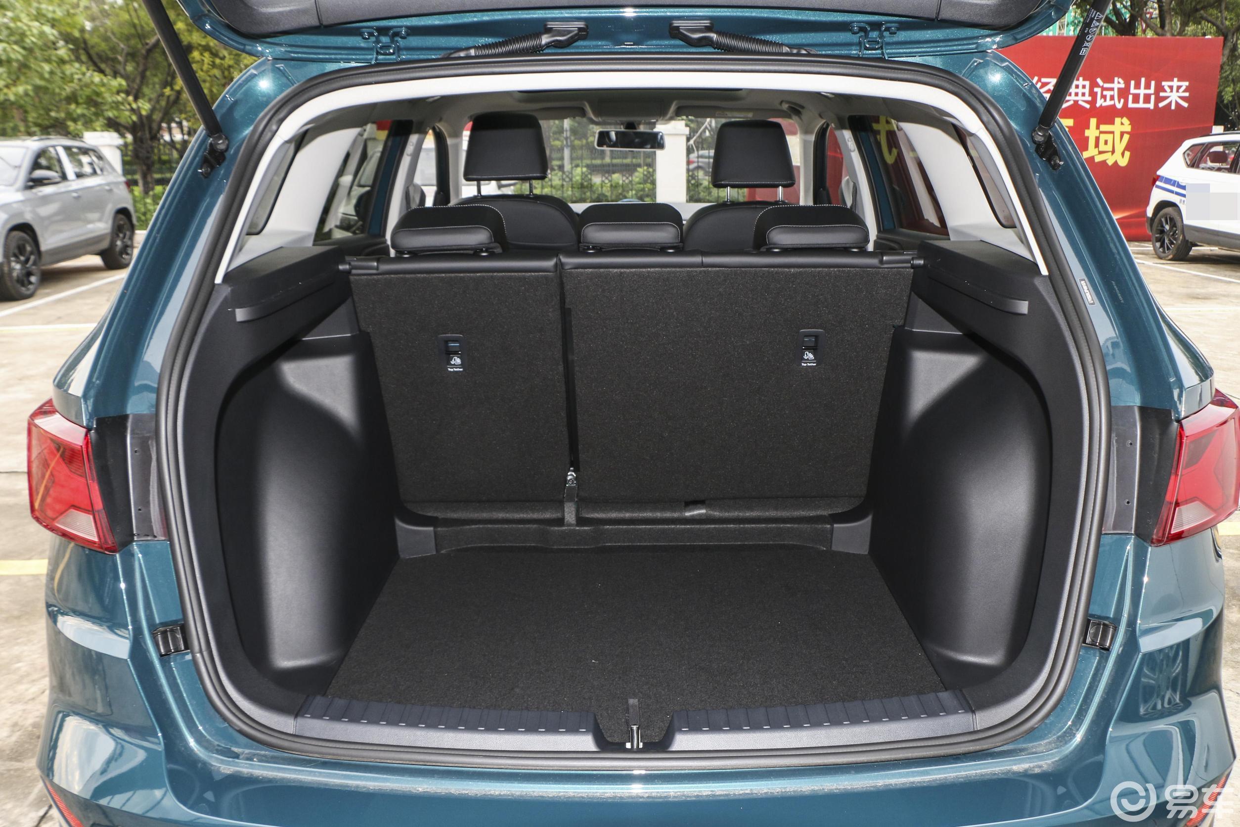 定位为中型SUV的捷达VS7头顶可富余一拳两指空间_易车