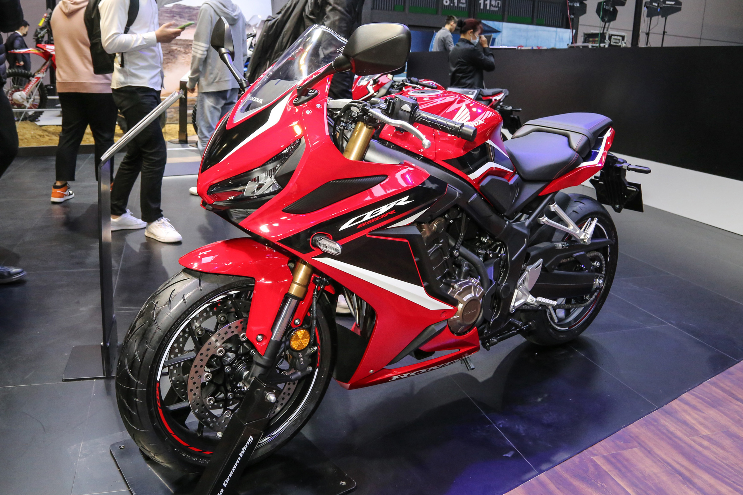 本田全新CBR650R展车到店 现已开始接受预定！_易车