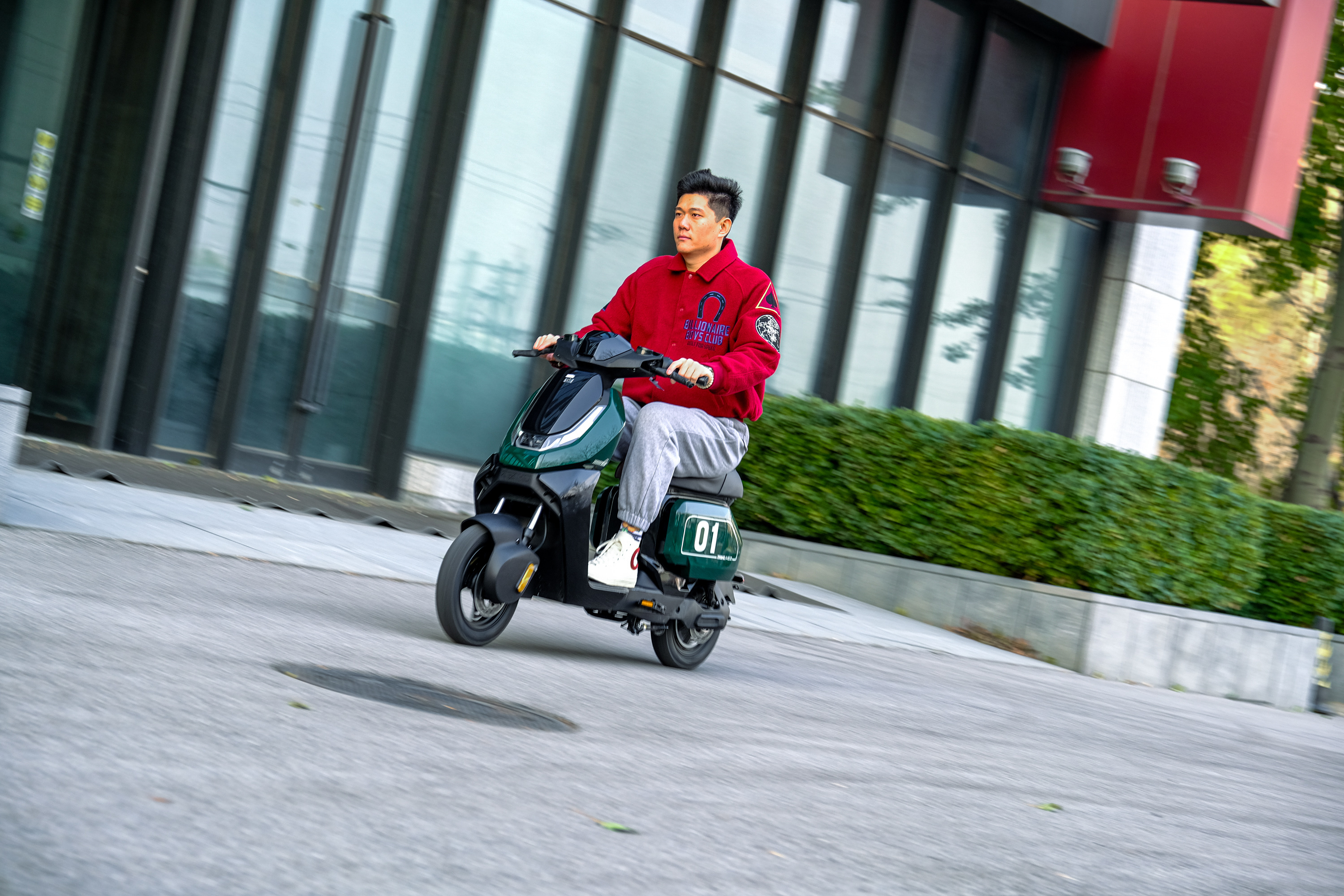 有机会成为爆款 试驾极核首款踏板电自AE2_易车