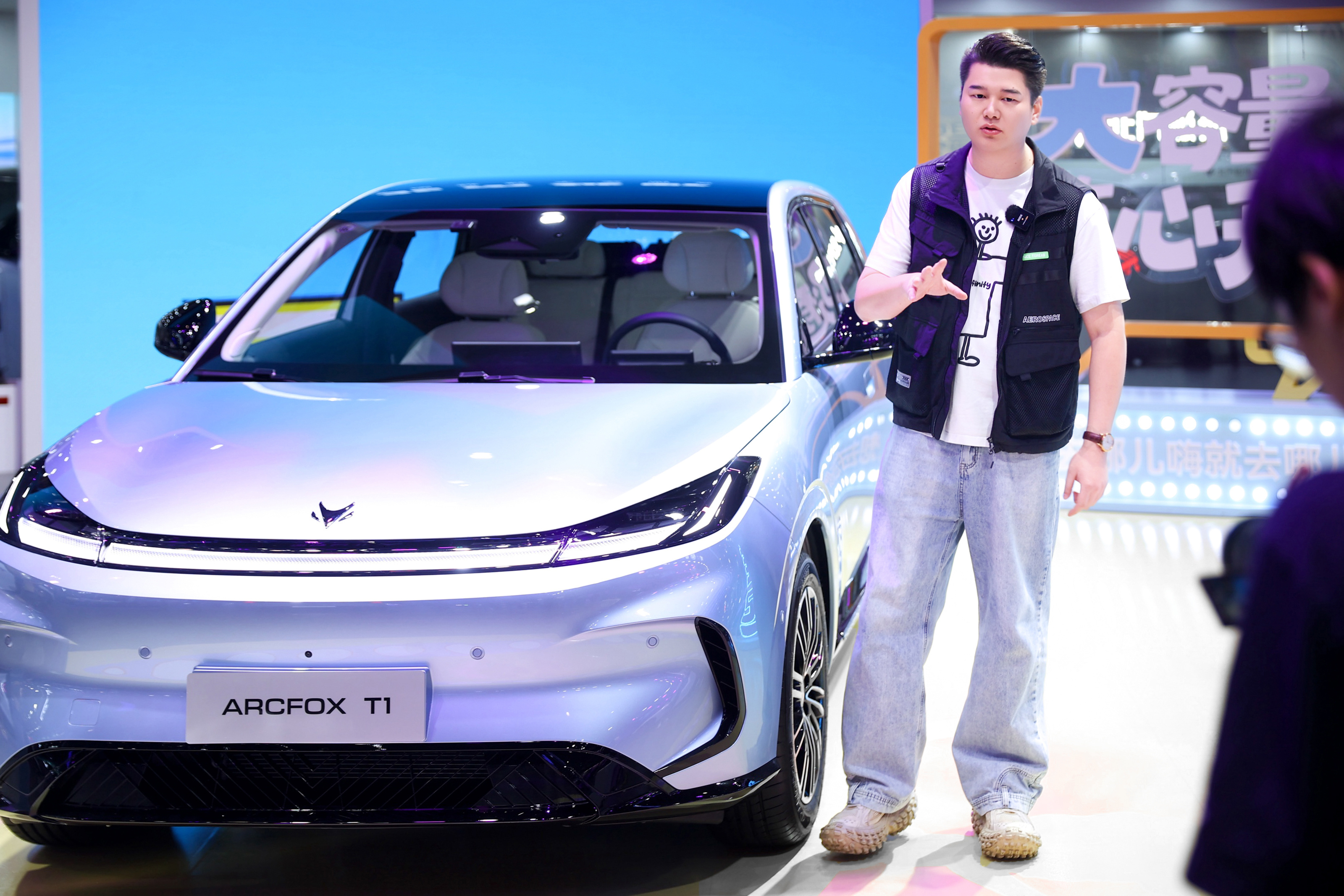 成都车展看一圈，极狐T1成A0级纯电“香饽饽”_易车