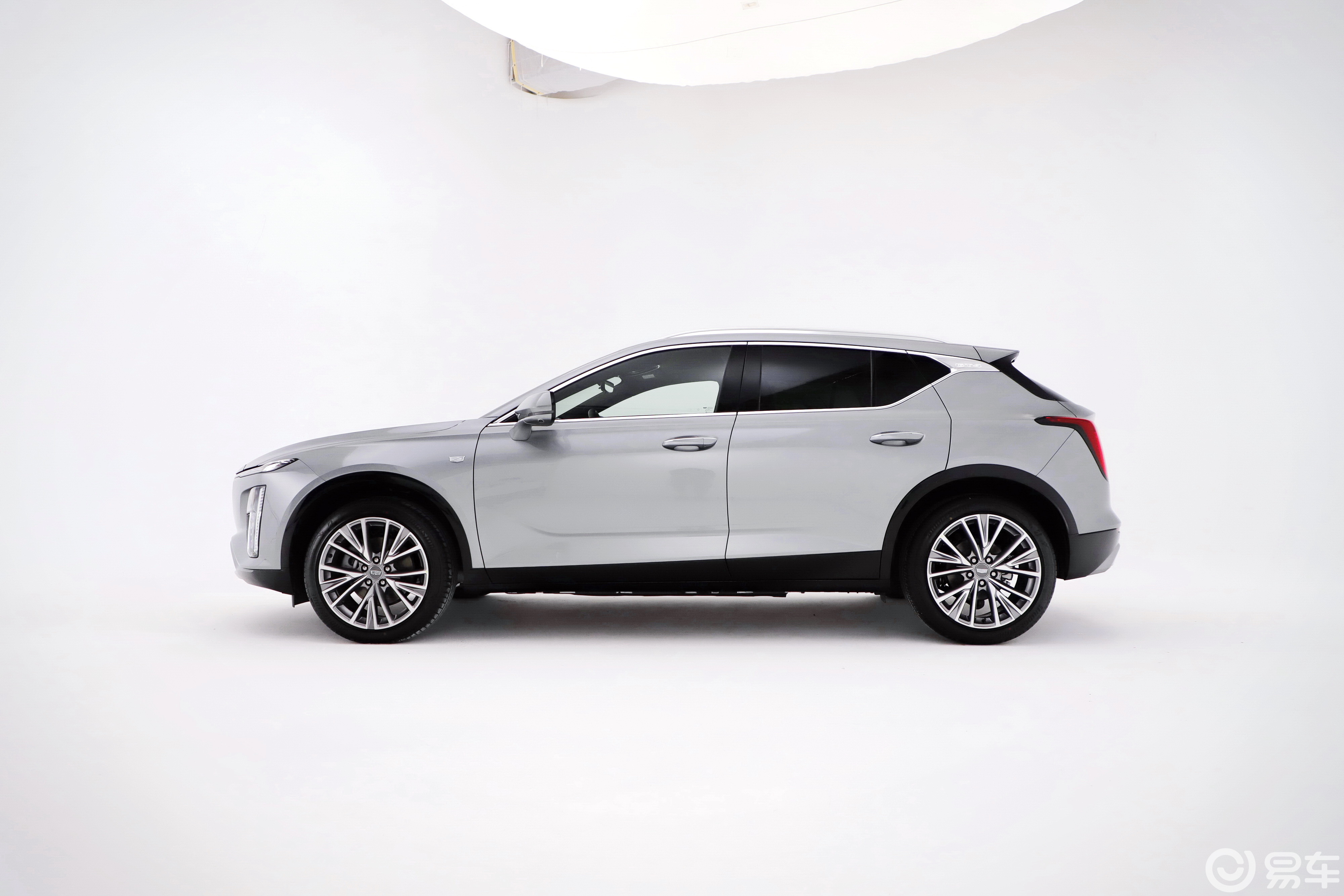 实拍凯迪拉克GT4：全新紧凑级SUV，两款动力可选！_易车