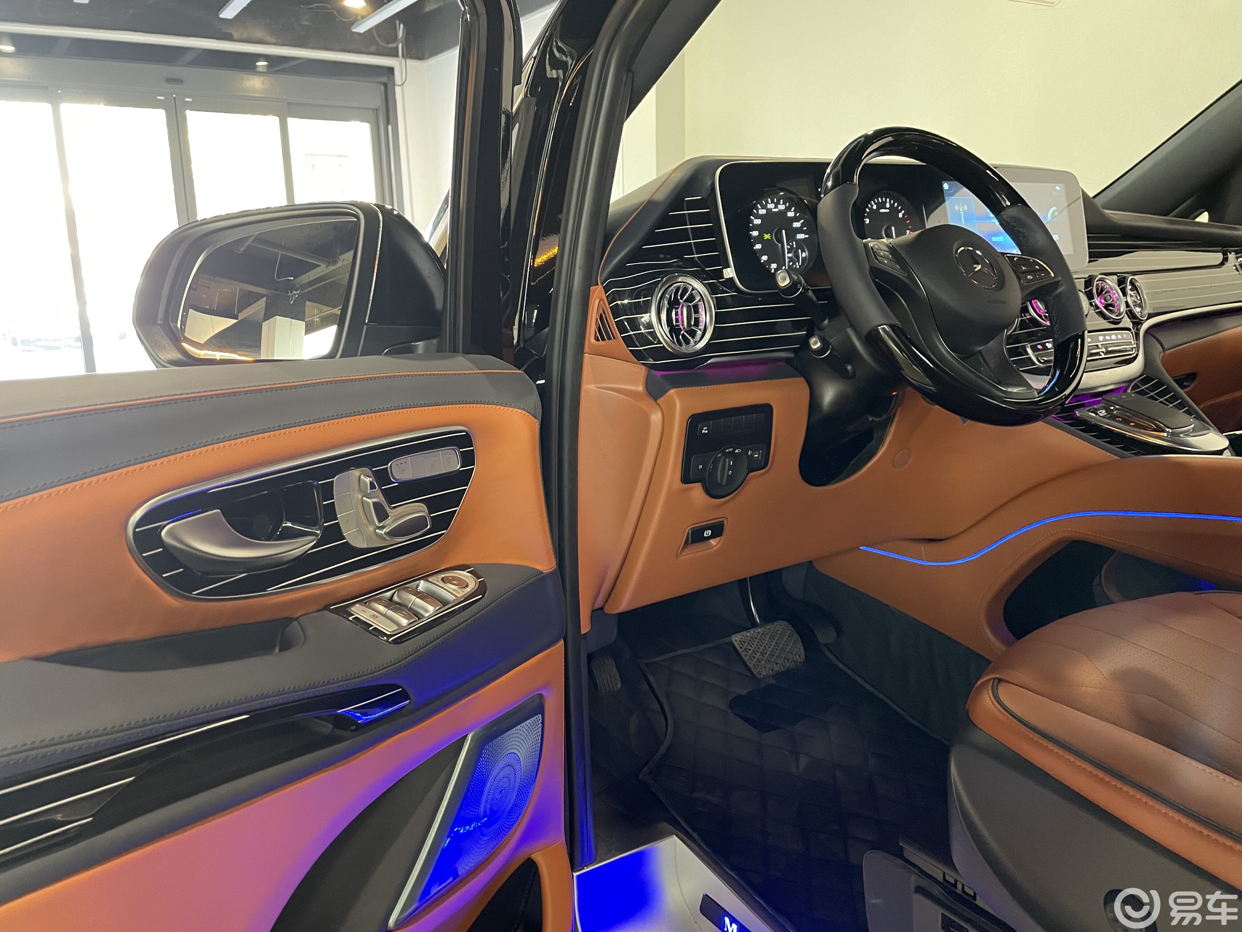 同样是奔驰，威霆和V260相差20万，差距到底怎么体现？_易车