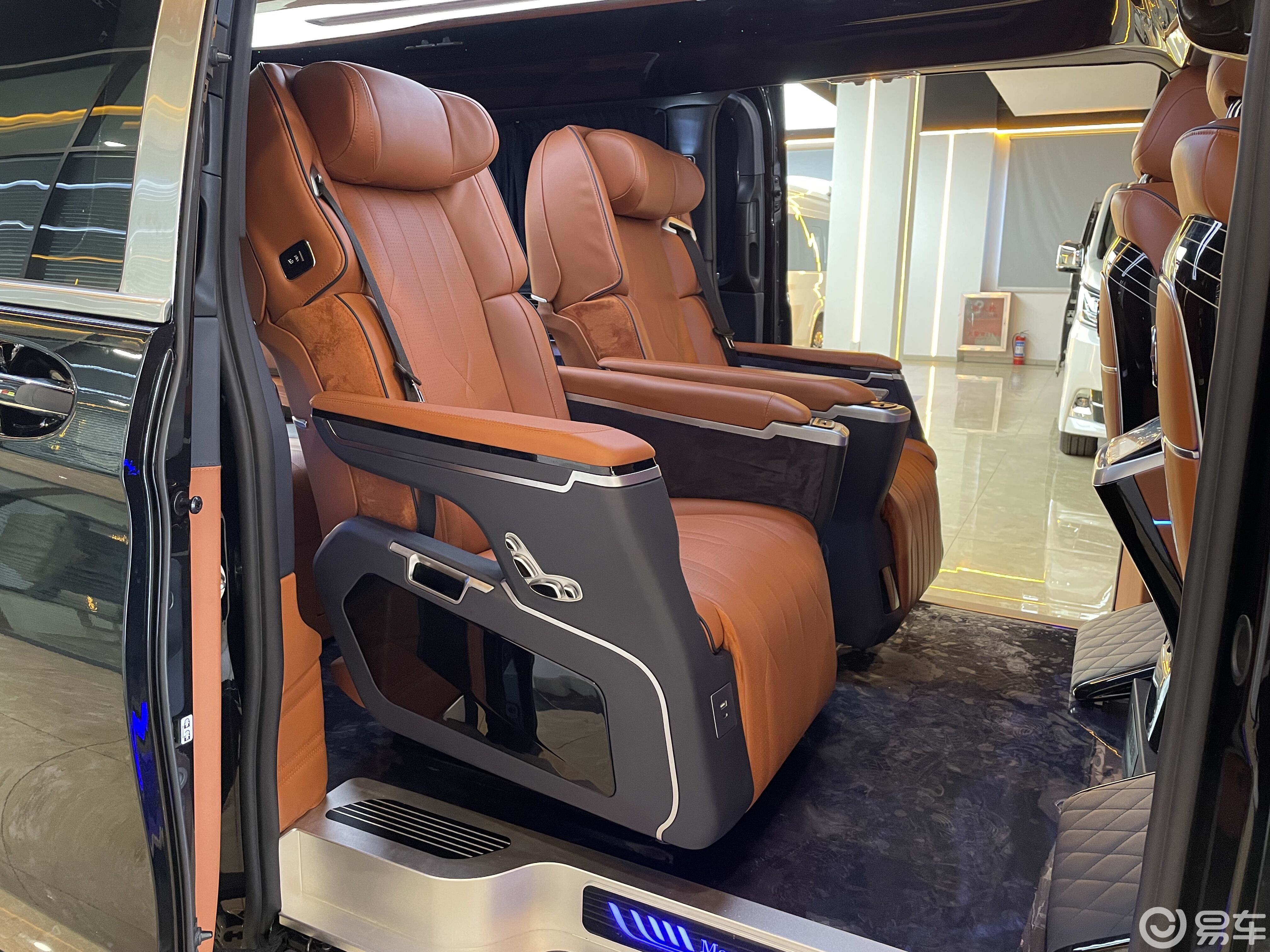 同样是奔驰，威霆和V260相差20万，差距到底怎么体现？_易车