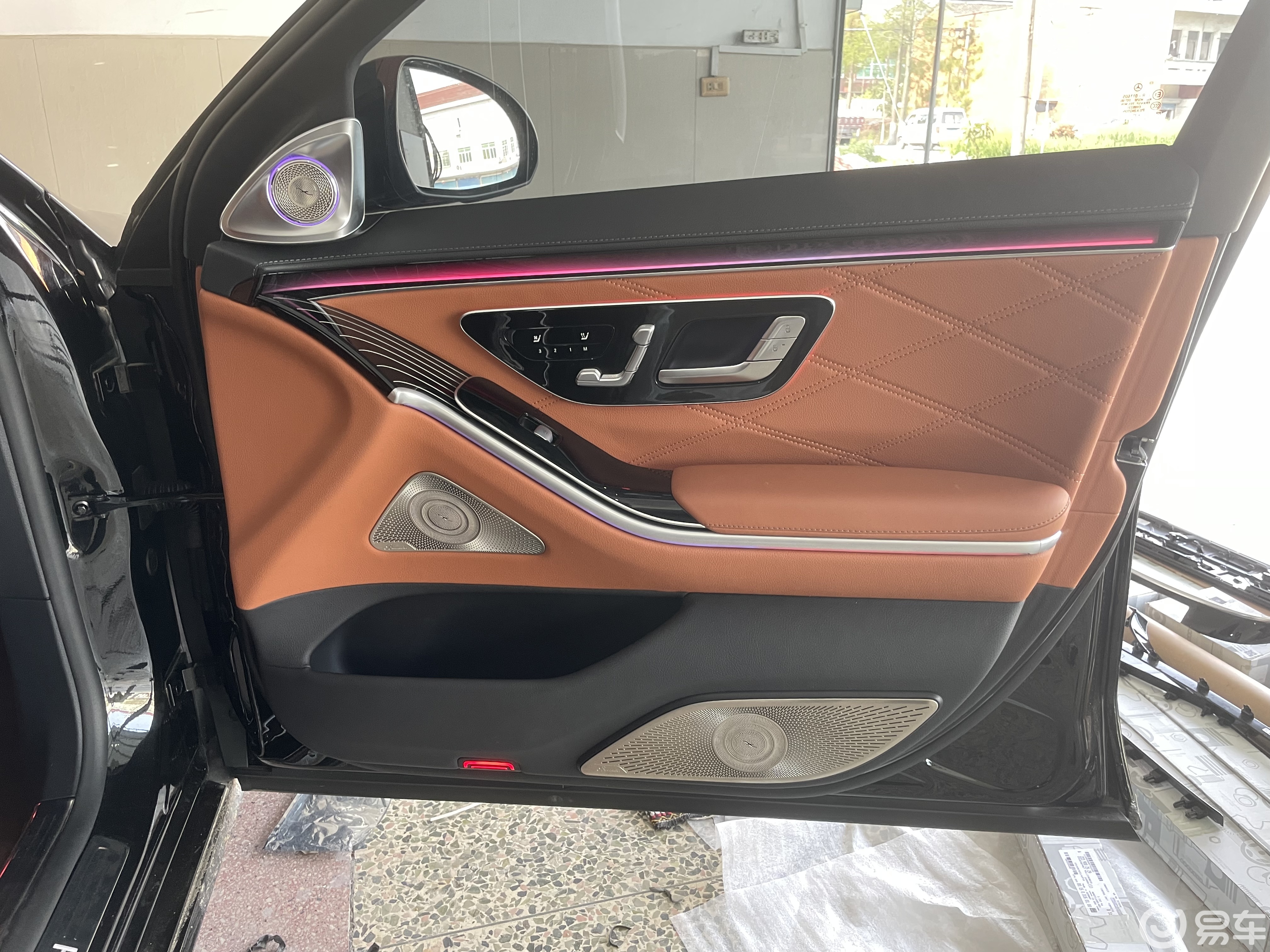 移动的KTV，24款迈巴赫S480改装大柏林之声音响_易车