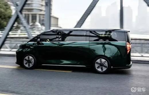 能装8人！吉利高端纯电MPV—LEVC L380上市_易车