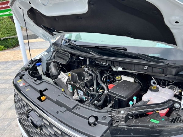 试驾完福特全顺T8，那种舒适感让我也心动了…..._易车