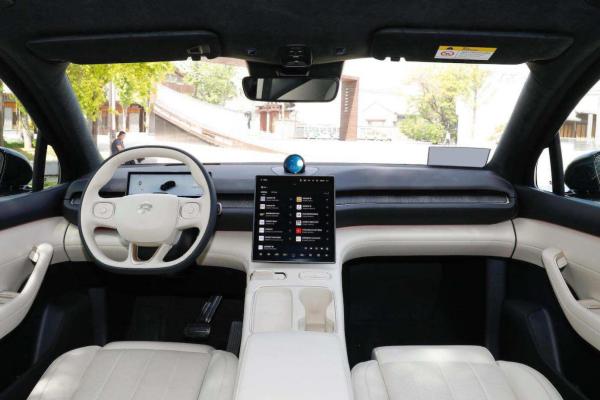 问界M5由于搭载了800V高压平台、已支持750V快充_易车