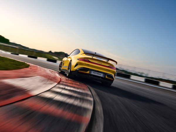 小米SU7 Ultra提供了超丰富的驾驶模式_易车