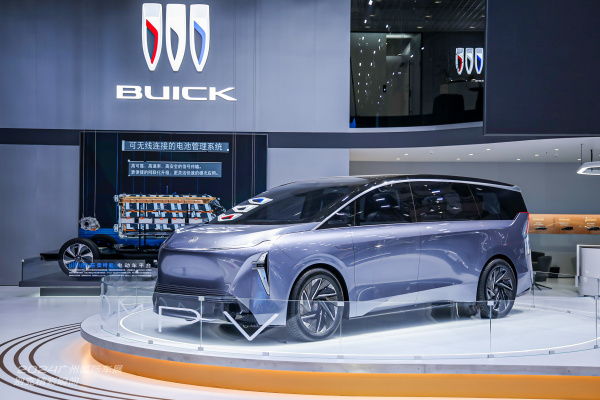 别克OMPV概念车别克品牌的“MPV天团”无疑是最大亮点之一_易车