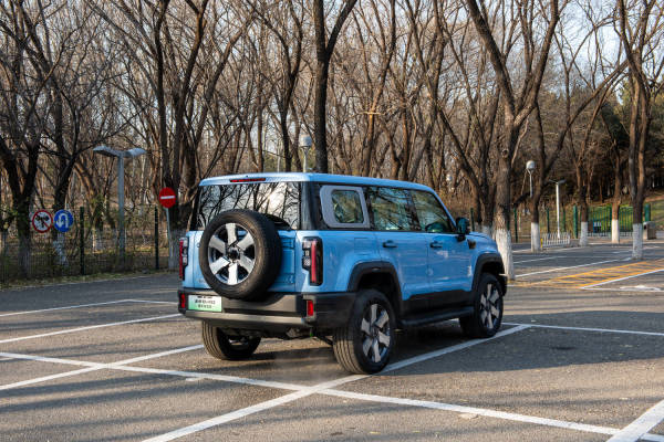 北京BJ40 增程式最大输出功率403kW、扭矩655N·m_易车