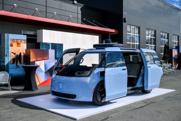 ZEEKR RT而是无人驾驶出租车_易车