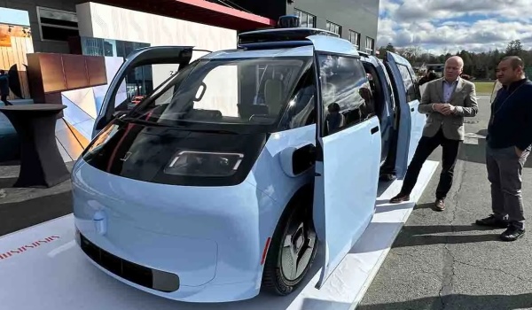 ZEEKR RT而是无人驾驶出租车_易车