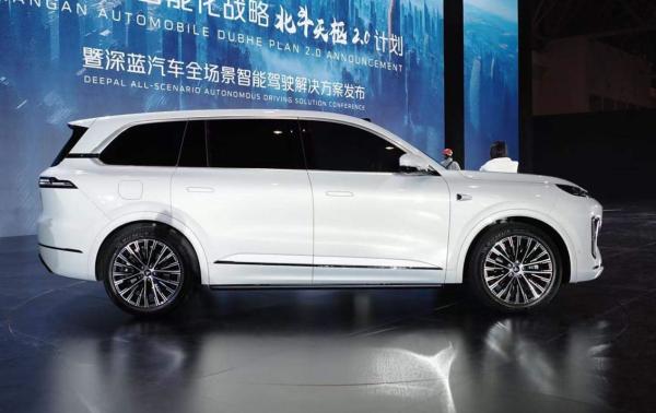 深蓝S09长宽高分别为5205mm、1996mm、1800mm轴_易车