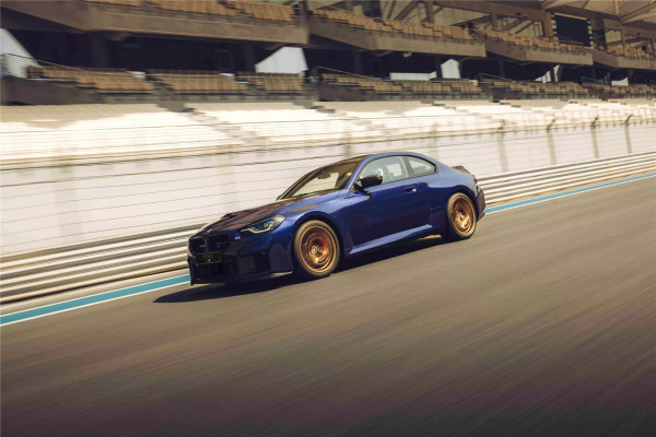 宝马M2从而形成M赛车、M高性能车、M性能车的完整矩阵_易车