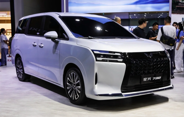 星光730轴距近3米的七座MPV_易车