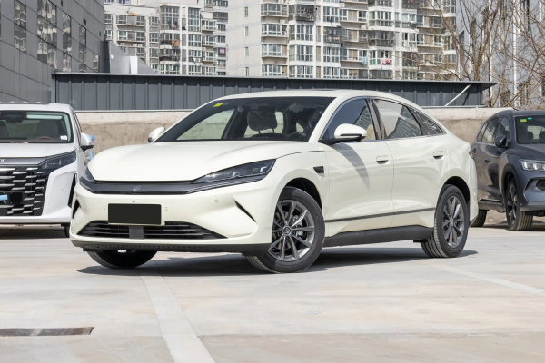 零跑B01的CLTC纯电续航是最多的首先看续航_易车