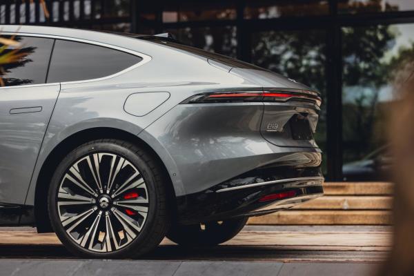 总结一下：就是驾驶蔚来ET9后给我纠正了一个观念_易车