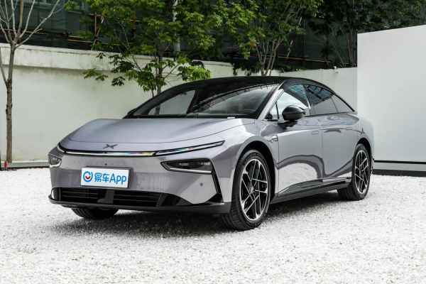小鹏P7+P7+应用了行业最薄的800V电池包_易车