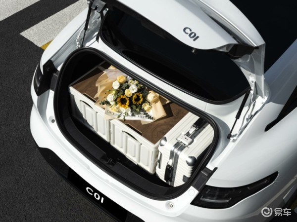 零跑C01后备箱-连杆-性能-易车