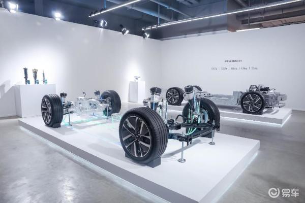 理想L7单腔空气悬挂+CDC可变阻尼悬挂+XCU这套系统只是比传_易车