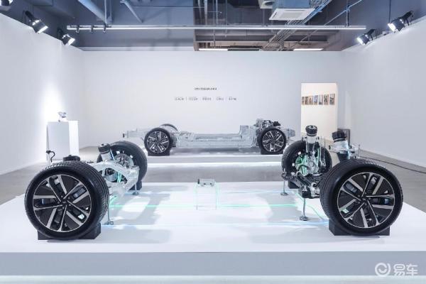 理想L7单腔空气悬挂+CDC可变阻尼悬挂+XCU这套系统只是比传_易车