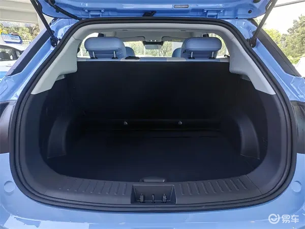 哪吒AYA采用8核心7纳米车规级MT8675芯片实际测试语音控制_易车