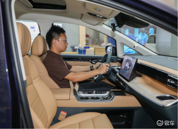 传祺E8配备“十项全能”的ADiGO PILOT超感智能驾驶系统_易车