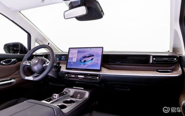 传祺E8配备了名为“ADiGO PILOT”的智能驾驶系统_易车