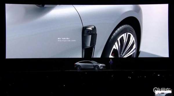 蔚来ET9该系统拥有线控转向、后轮转向、全主动悬架等系统_易车