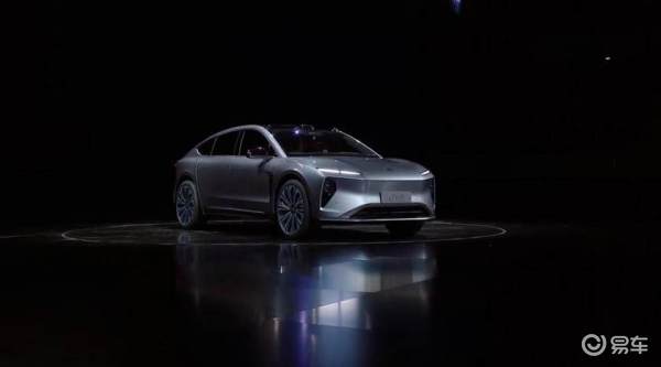 蔚来ET9该系统拥有线控转向、后轮转向、全主动悬架等系统_易车