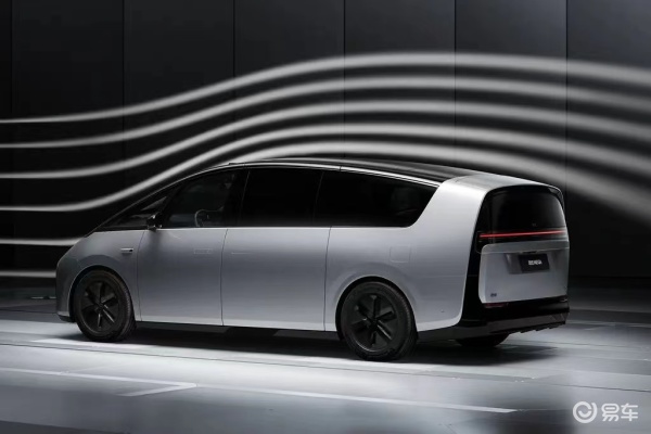 理想MEGA新车尾部造型也很有个性_易车