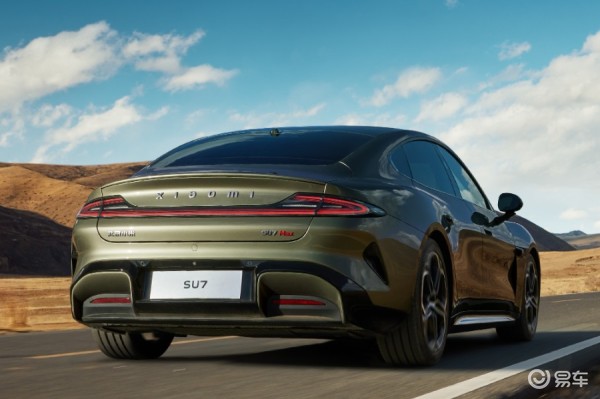 小米SU7提供标准版和Max两个版本搭载220kW/400N·m_易车