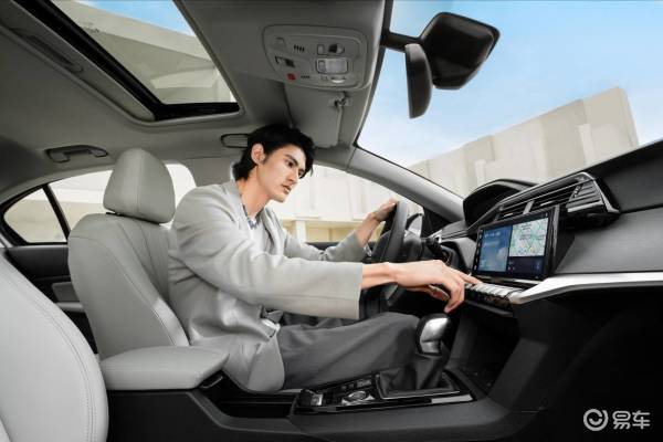 标致408新车换装型号为 YG01 的 1.5T 发动机_易车