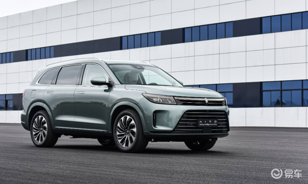 星纪元 ET该车采用全系四驱增程混动平台_易车