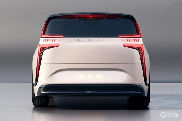 星途E08开启后能直接覆盖第二排与后排空间_易车