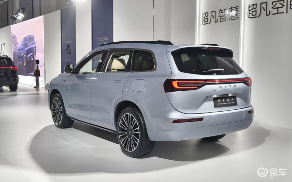 问界M7问界新M7 Ultra提供了5种外观颜色、3种内饰配色_易车