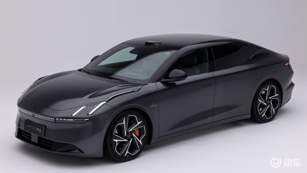 领克Z10的底盘应该不会有太大偏差新车有望支持后轮转向、坦克掉头_易车